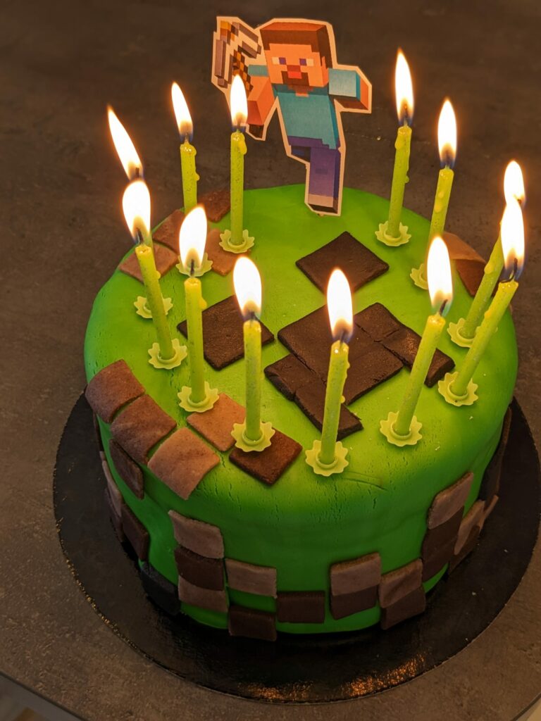 Thème d'anniversaire Minecraft ⛏💎 - LesAnniversaires.com