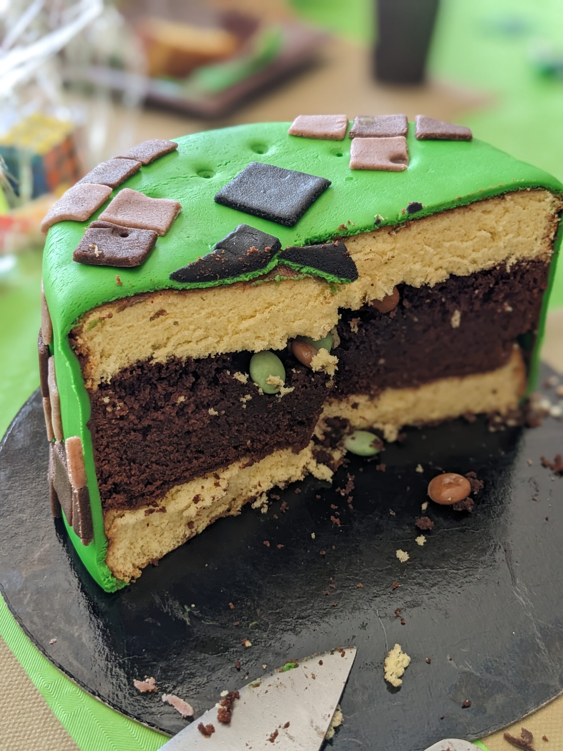 Gâteau d'anniversaire Minecraft - LesAnniversaires.com